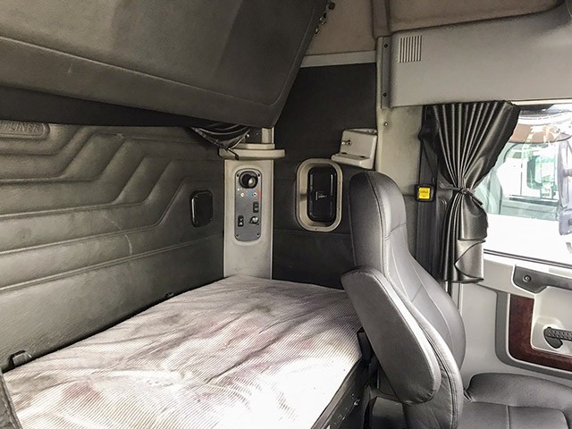 Freightliner Argosy 2022 Interior