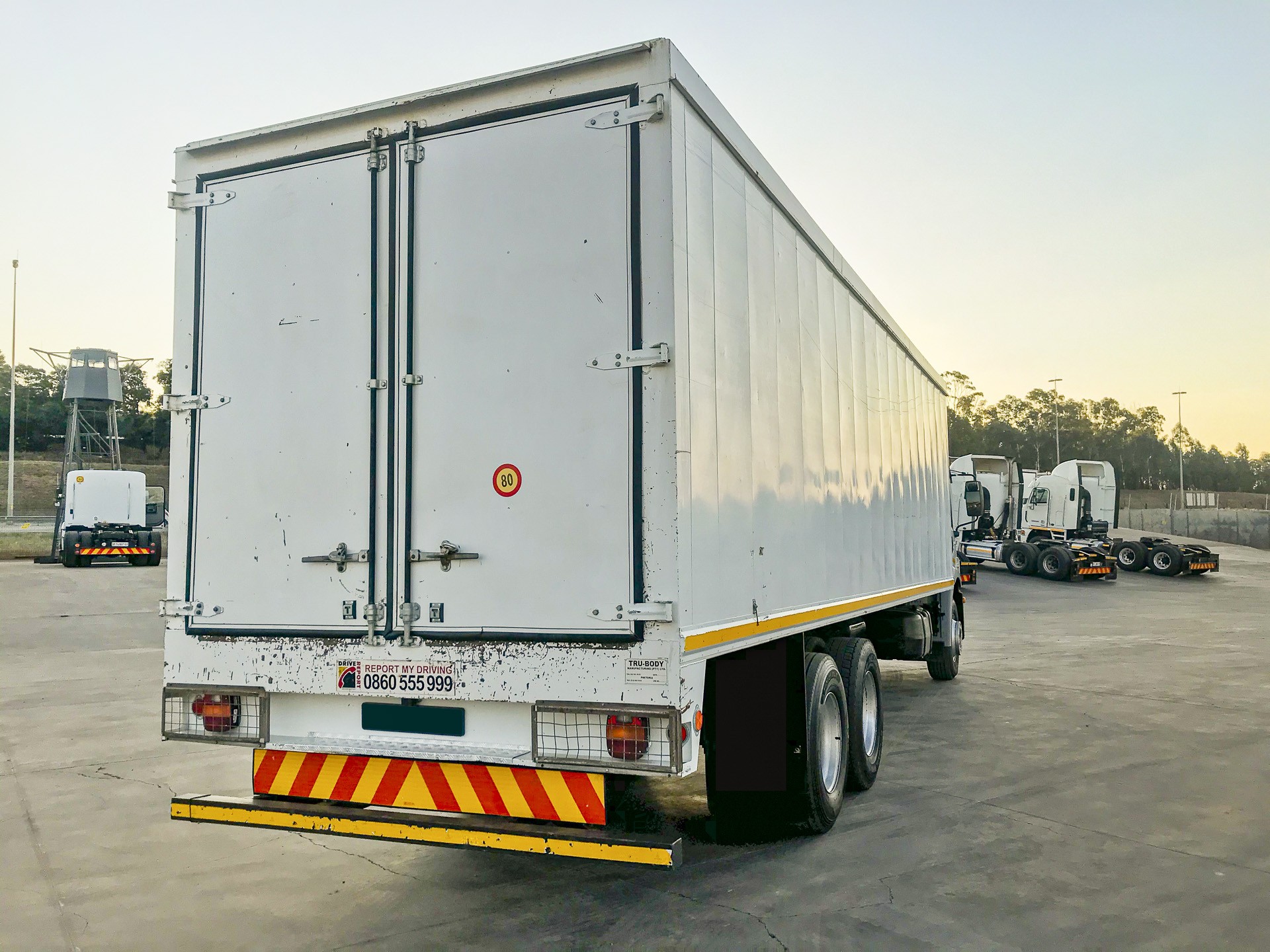 2011 VOLKSWAGEN CONSTELLATION 24.250 14 TON | Impala Truck Sales