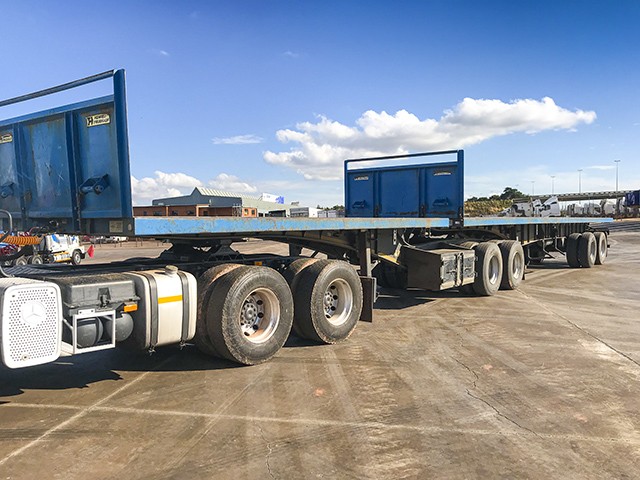 2015 Henred Fruehauf Flatdeck Superlink Trailer | Impala Truck Sales