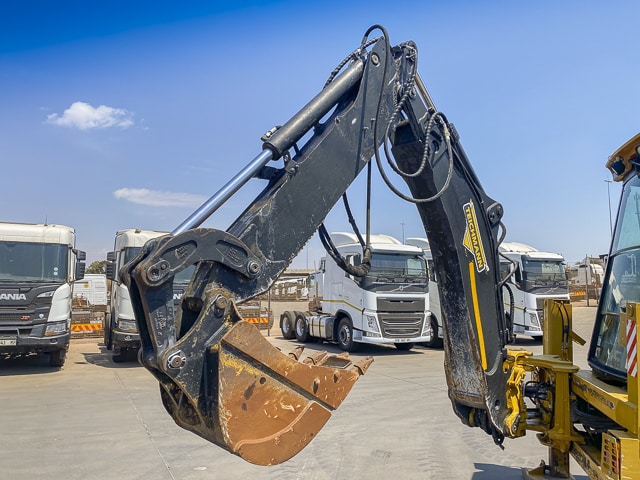 2015 Bell 315SK Workpro TLB Backhoe | Impala Truck Sales