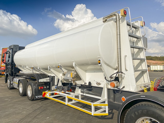 2005 Tank Clinic Fuel Tanker 56 000L - Bridging - Link Trailer | Impala ...